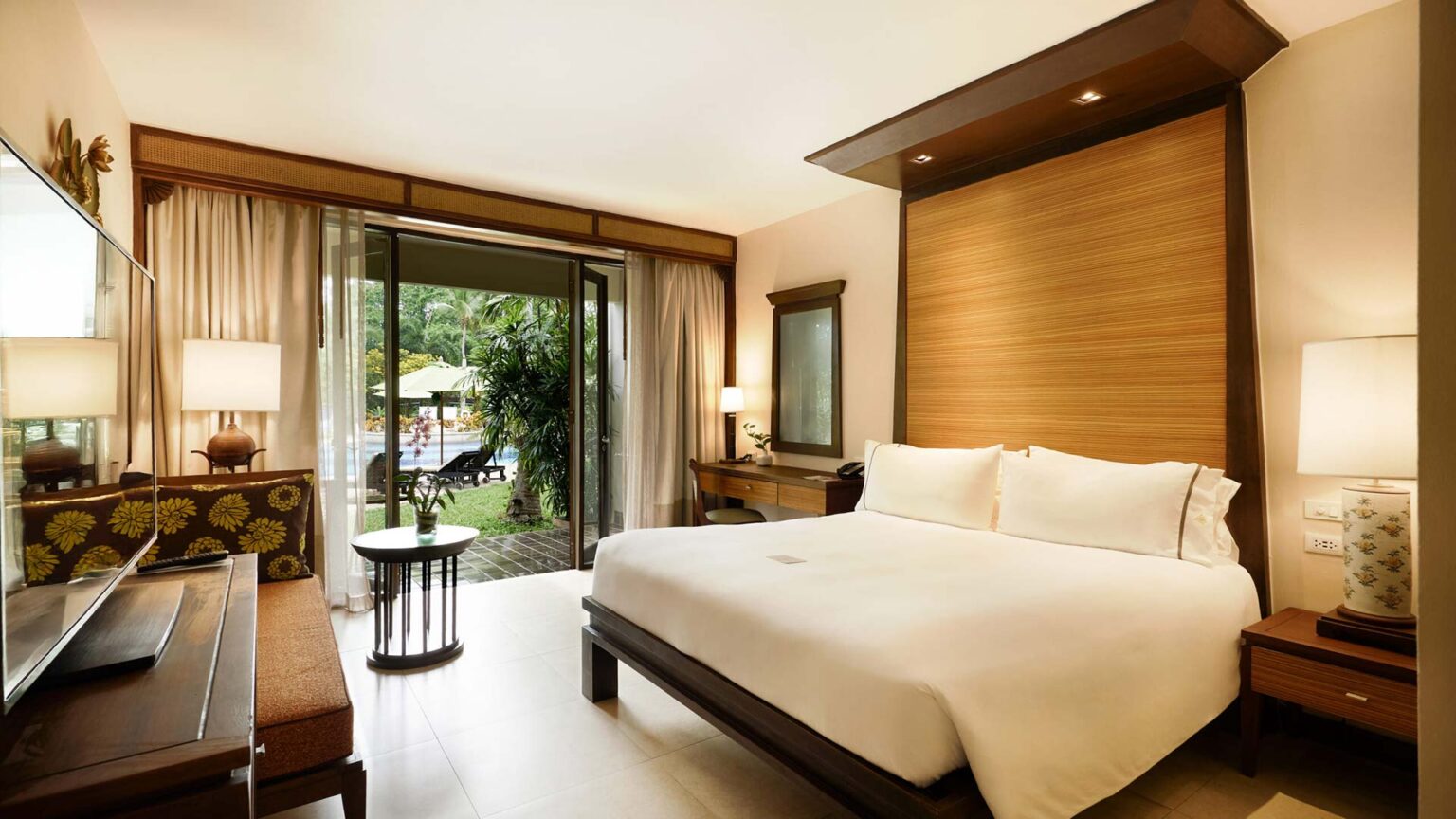 Hotel Rooms with Pool Access | Siam Bayshore Resort, Pattaya